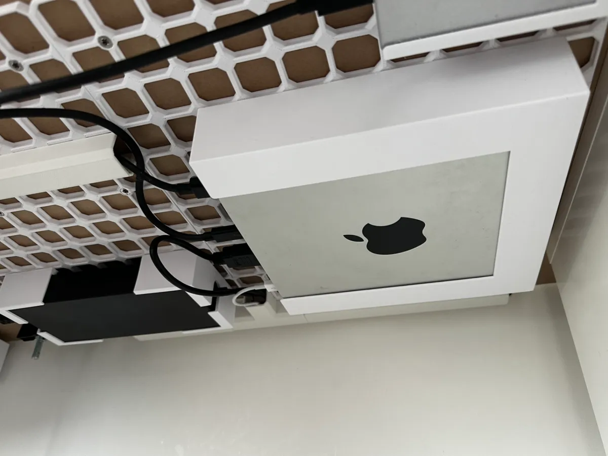 Mac mini m1 (old size) holder for opengrid - Free 3D Print Model ...