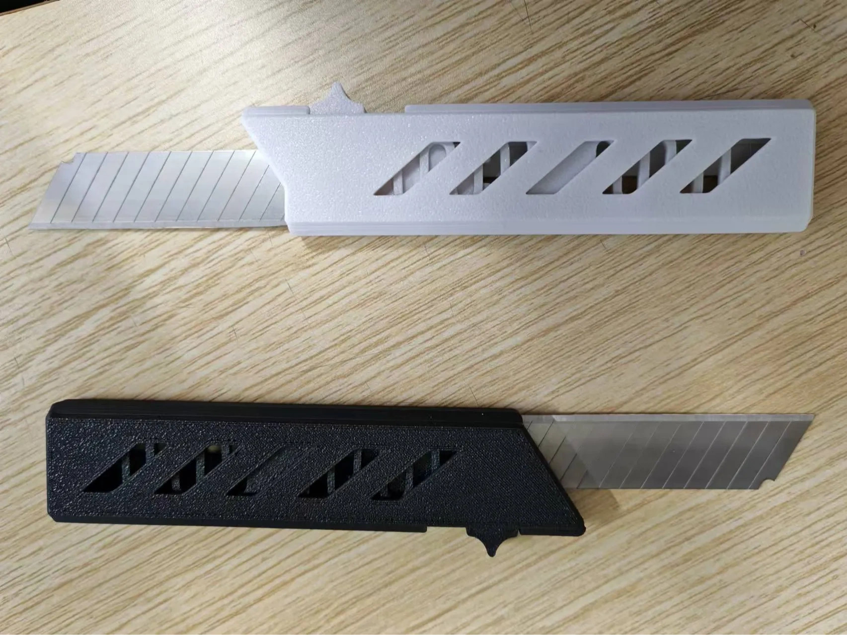 OTF Spring Utility Knife v2 by 大摆杨 MakerWorld: Download Free 3D Models