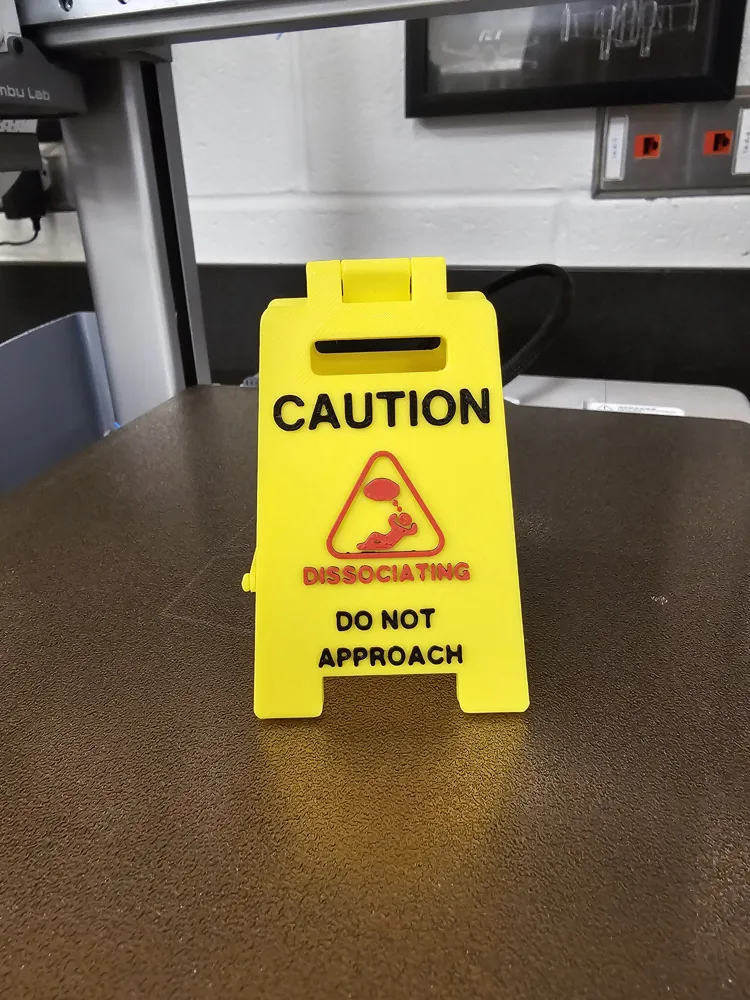 従業員注意標識（濡れた床）V3 by Andrew Lankford MakerWorld：無料3Dモデルをダウンロード