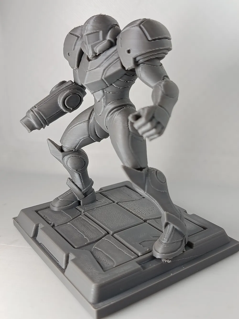 Samus Aran Metroid figurine combat - Free 3D Print Model - MakerWorld