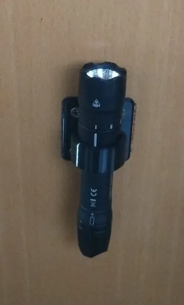 wall mount for Peli 7600 flashlight by AiMoR_ESP - MakerWorld
