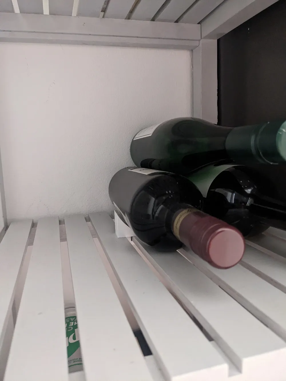 Shelf stopper for storing bottles by Team Guapos - MakerWorld