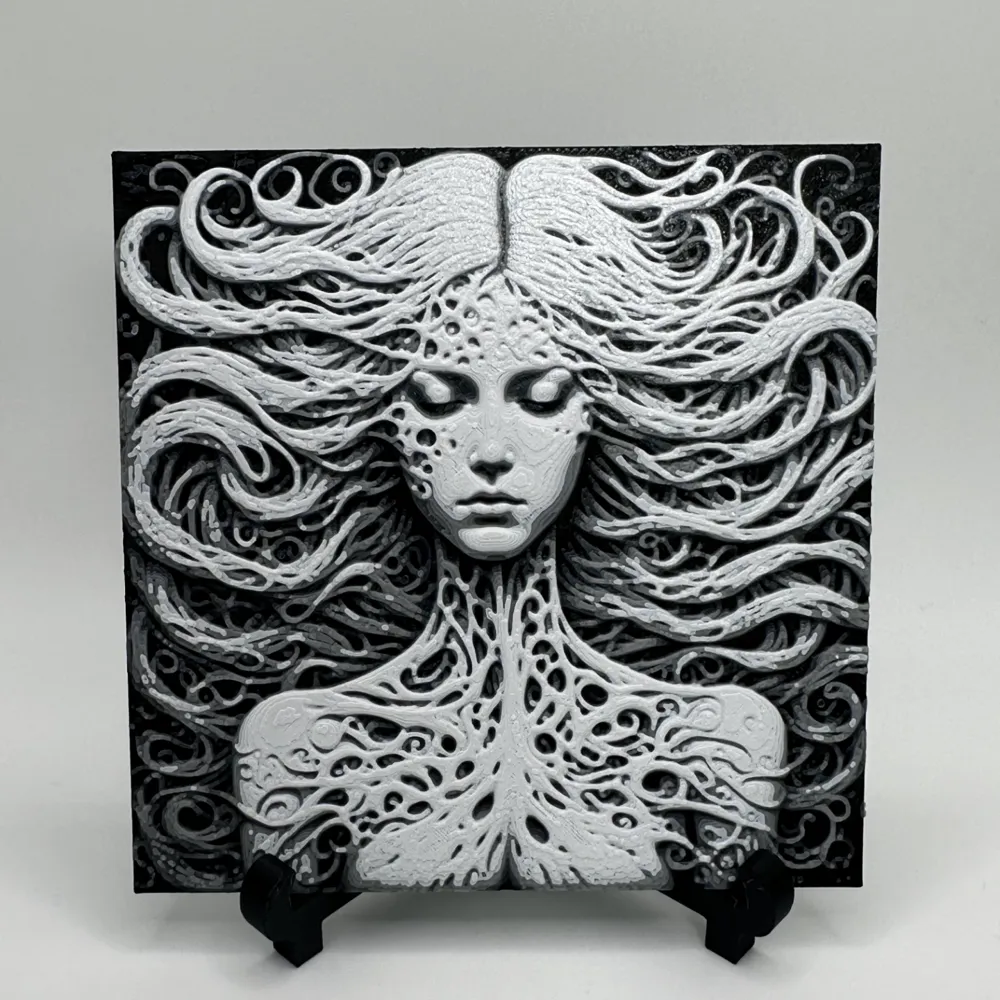 HueForge - Wall Art - "Mutilated Beauty" by Deltree3D - MakerWorld