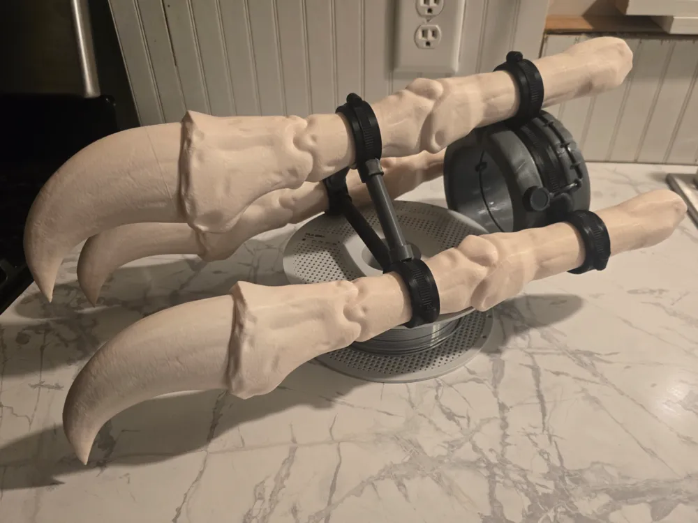 Fallout Deathclaw Gauntlet V2 + Extra Claw Mod - Free 3D Print Model ...