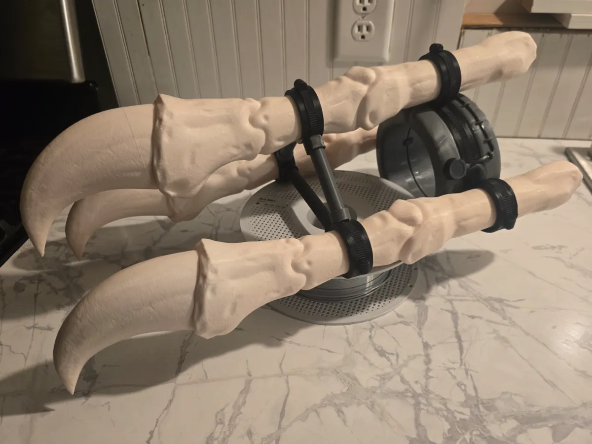 Fallout Deathclaw Gauntlet V2 + Extra Claw Mod - Free 3D Print Model ...