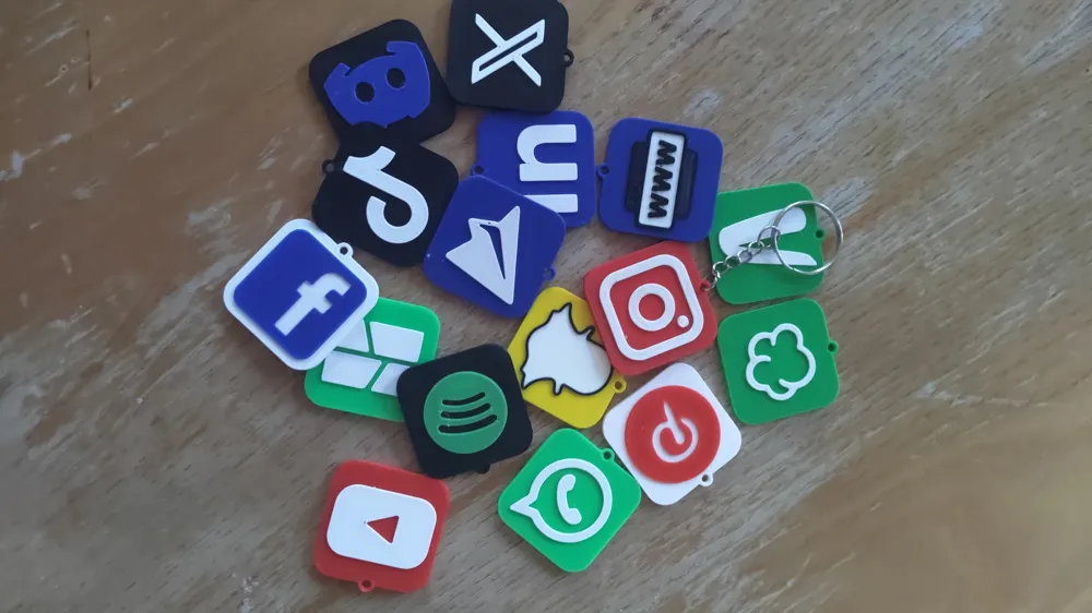 Custom NFC Keychains for Social Media by andrew606 MakerWorld: Download ...