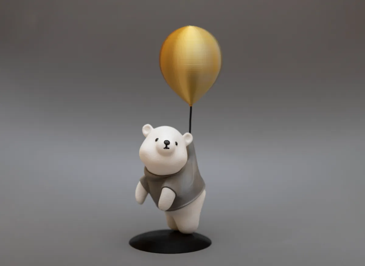 Tenera figurina di orso che vola su un palloncino da Sam HellMyth MakerWorld: Scarica Modelli 3D ...