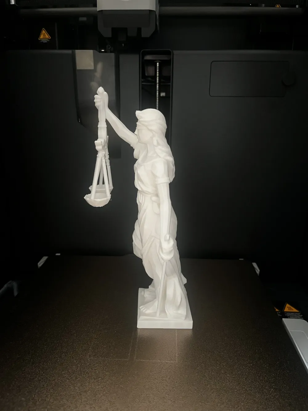 Justizia Low Poly Statue - Free 3D Print Model - MakerWorld