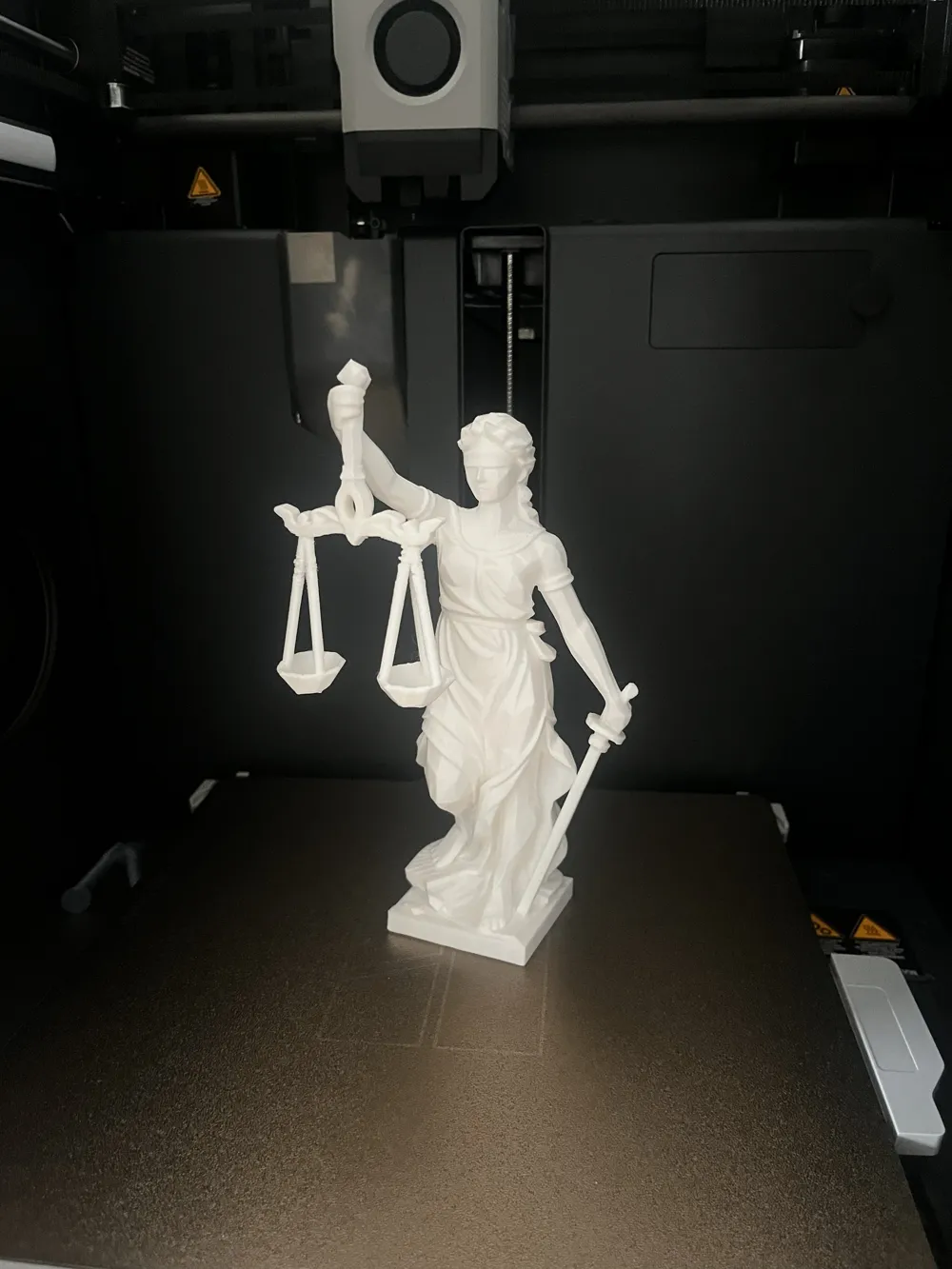 Justizia Low Poly Statue - Free 3D Print Model - MakerWorld