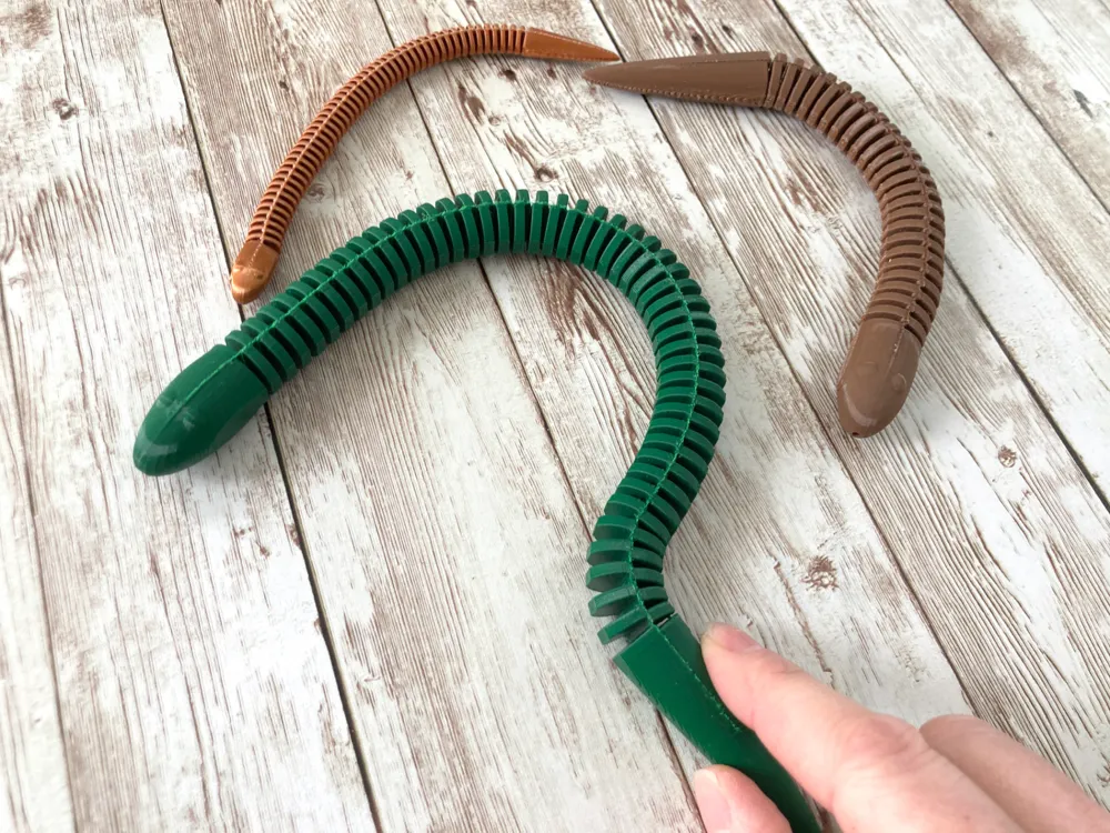 Articulated Wiggle Snake Toy with Tulle Spine by PenolopyBulnick ...