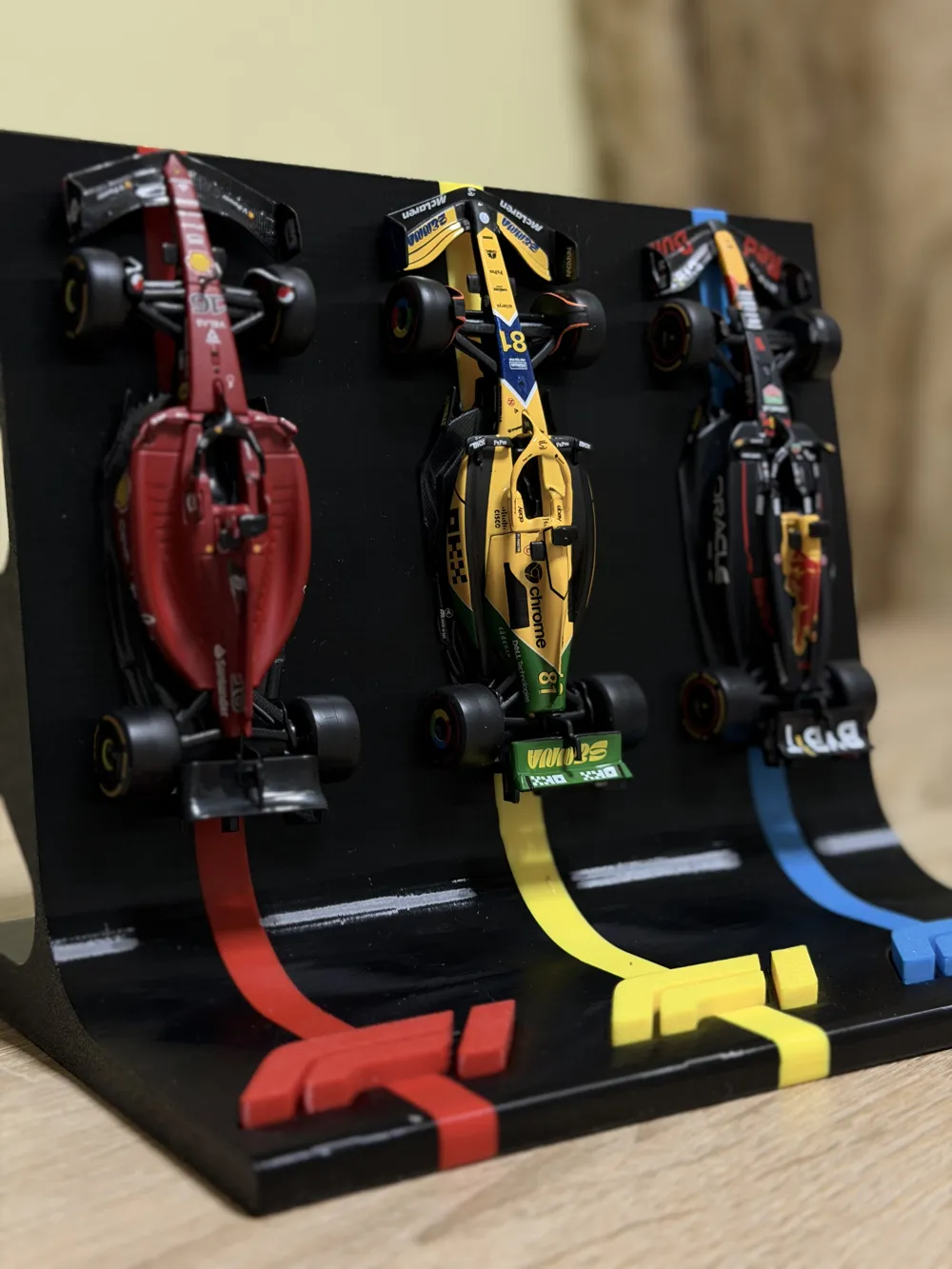 f1 stand for bburago f1 car - Free 3D Print Model - MakerWorld
