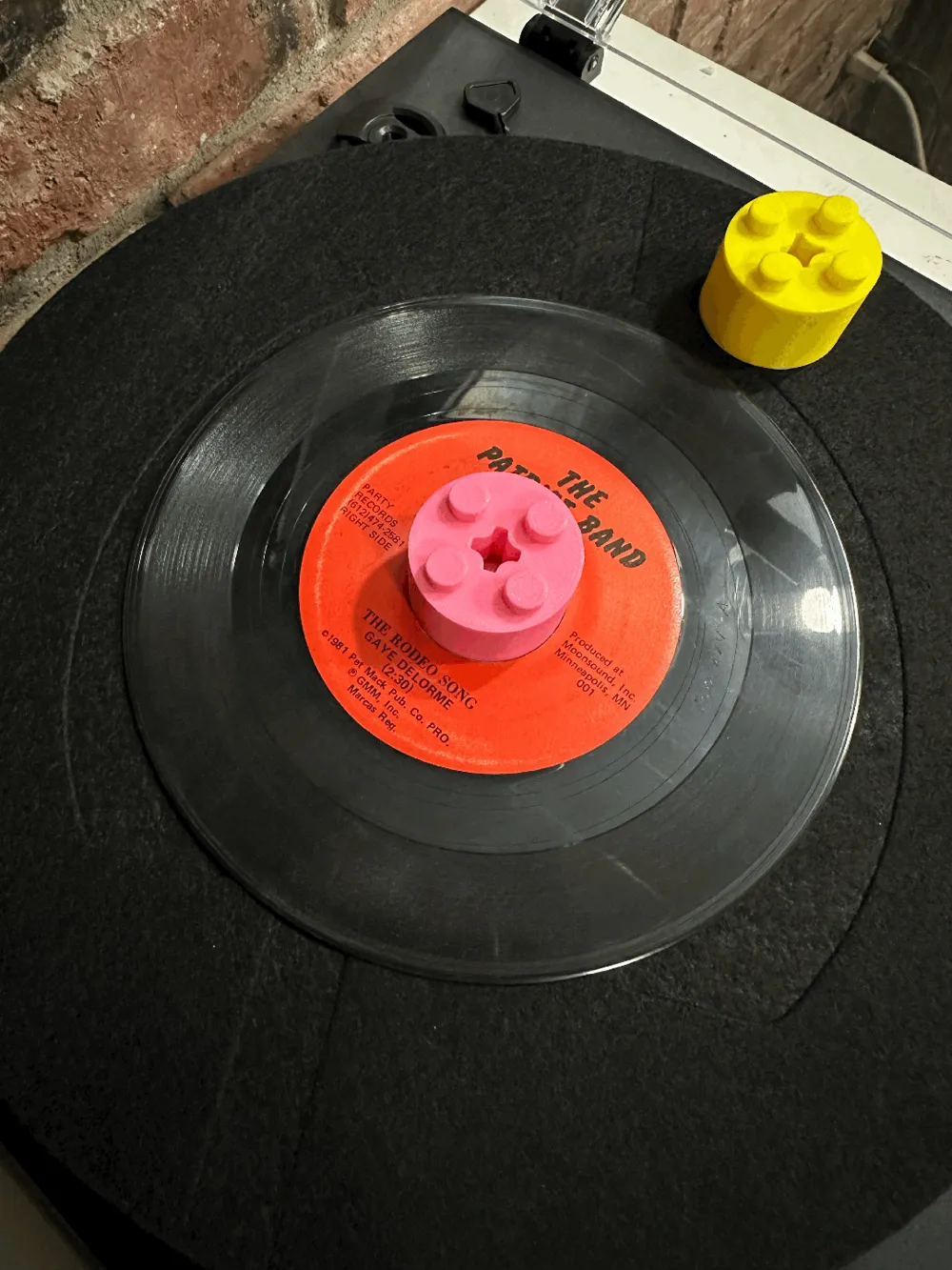 Lego 45 Vinyl Adapter by Colt Christie - MakerWorld