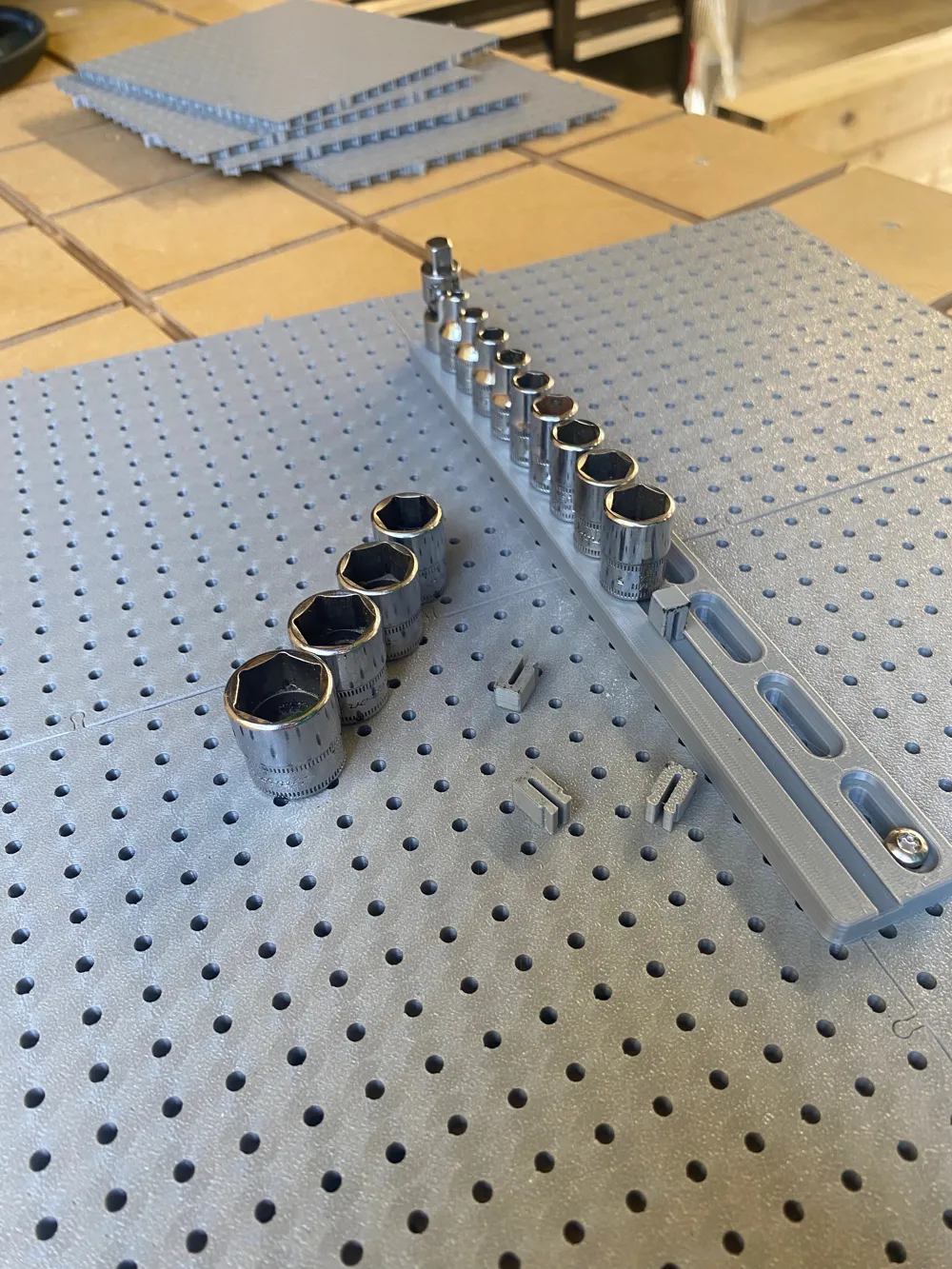 Socket Rail/Holder - Toolgrid - No Gaps by lx MakerWorld: Download Free 3D Models