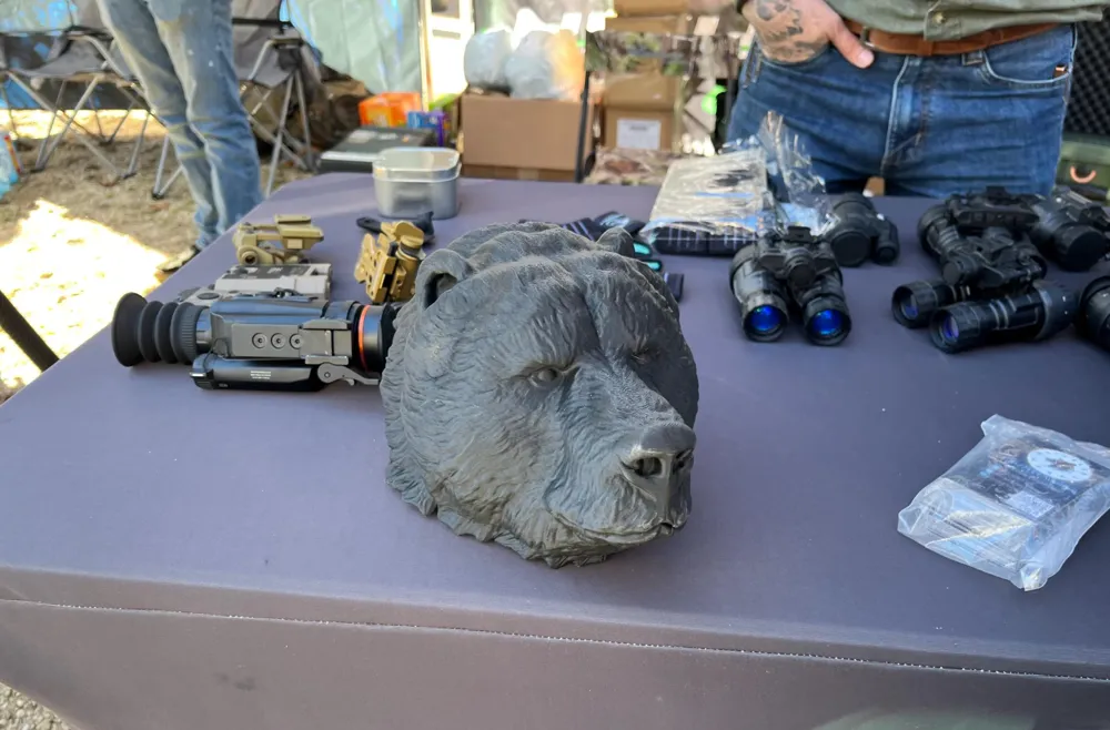 Bear Head Display Stand - Free 3D Print Model - MakerWorld