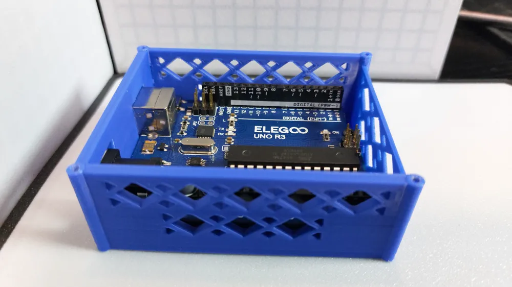 Enclosure for Arduino Uno R3 & 0.96" OLED Display - Free 3D Print Model ...