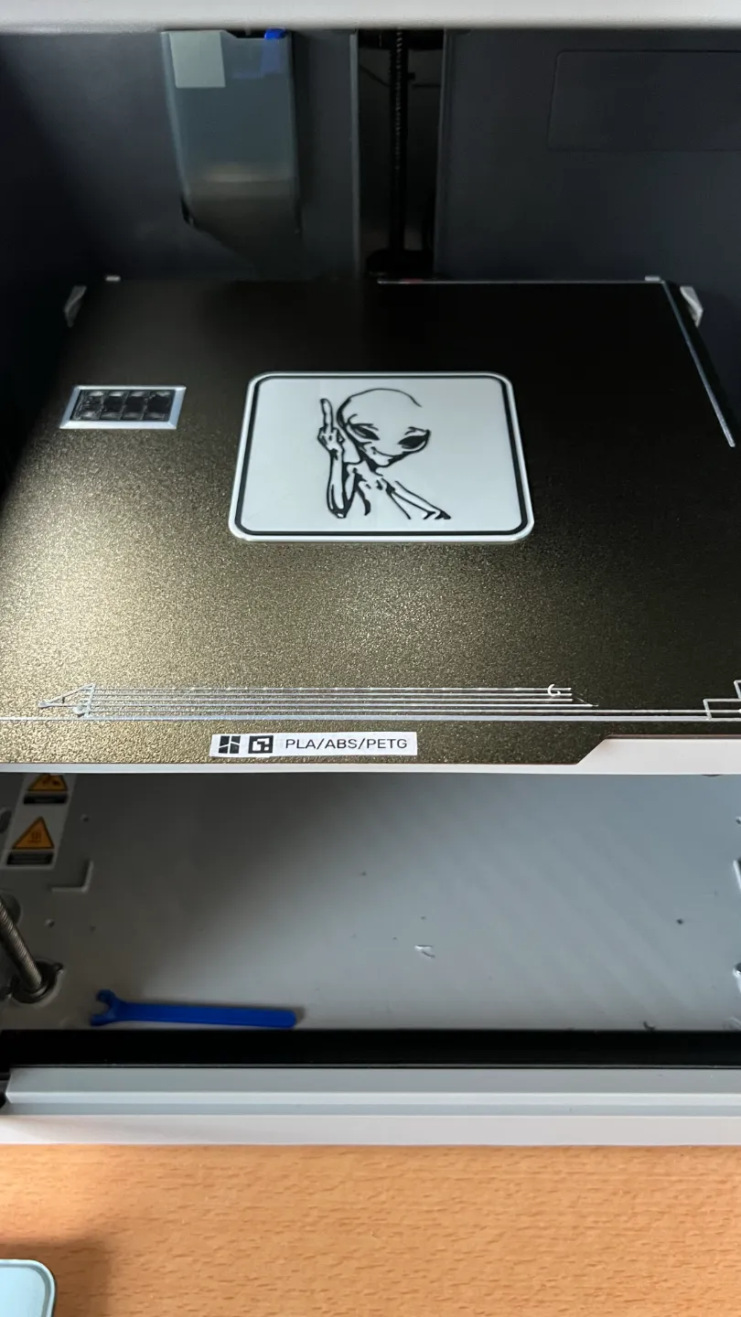 Alien Plate 10x10 by Peter. - MakerWorld