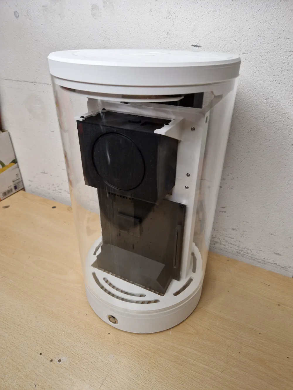 ESS1 - 3d printed cylindrical Mini ITX case by thomaspaglierani ...