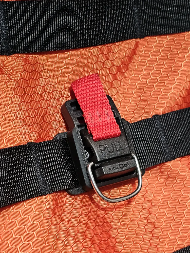 Fidlock Hook 20 头盔扣 + MOLLE系统 来自 DOR4TI MakerWorld：免费下载 3D 模型