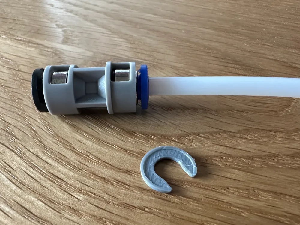 Bambu PTFE / Bowden Coupler Retaining Clip by Harley3D - MakerWorld