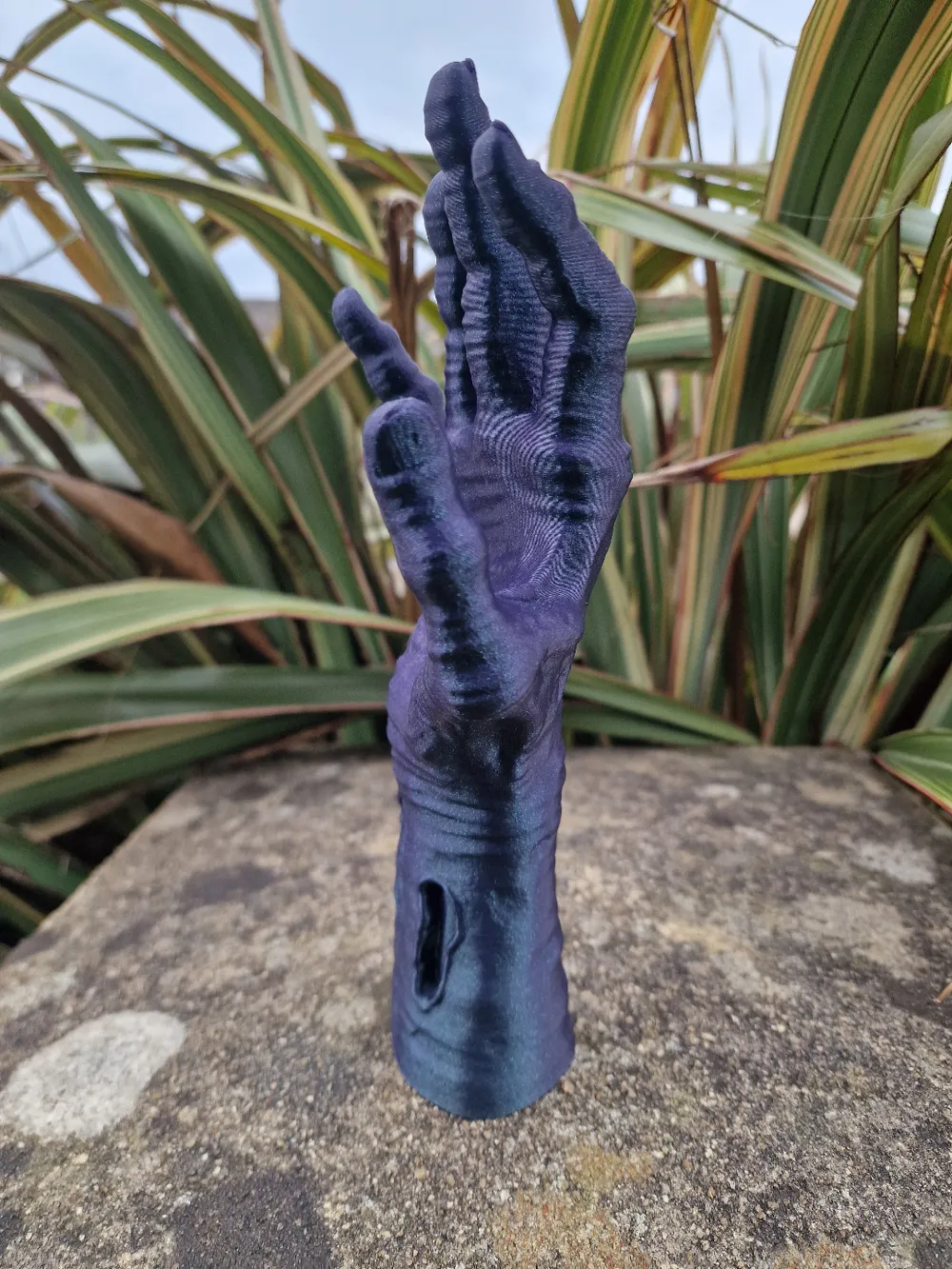 Zombie Hand Controller Stand 2 by 3DomSculpts - MakerWorld