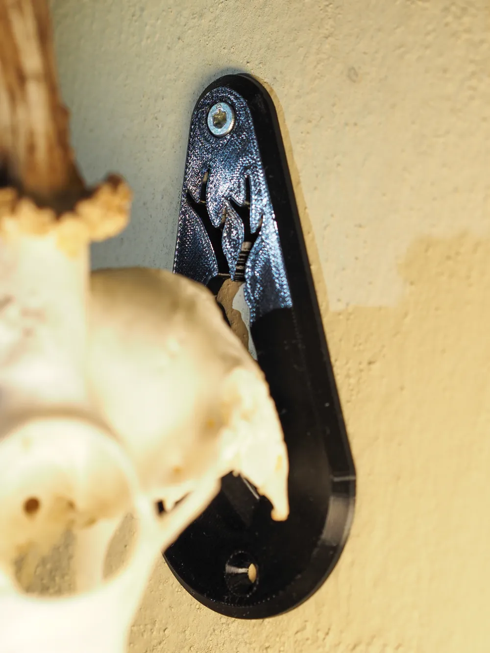 Simple but strong skull holder - Free 3D Print Model - MakerWorld