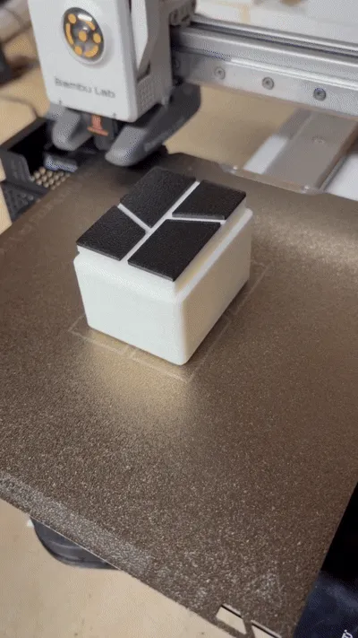 Brinquedo Clicker Fidget Logo Bambu Lab - Modelo gratuito para ...