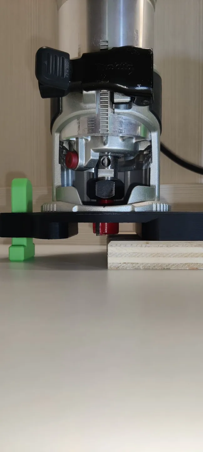 Makita RT0700 edge trimmer by martom - MakerWorld