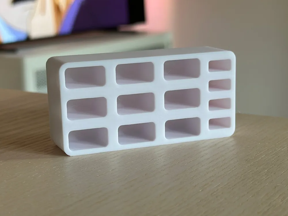 USB Stick holder box by Leonniclass MakerWorld: Download Free 3D Models