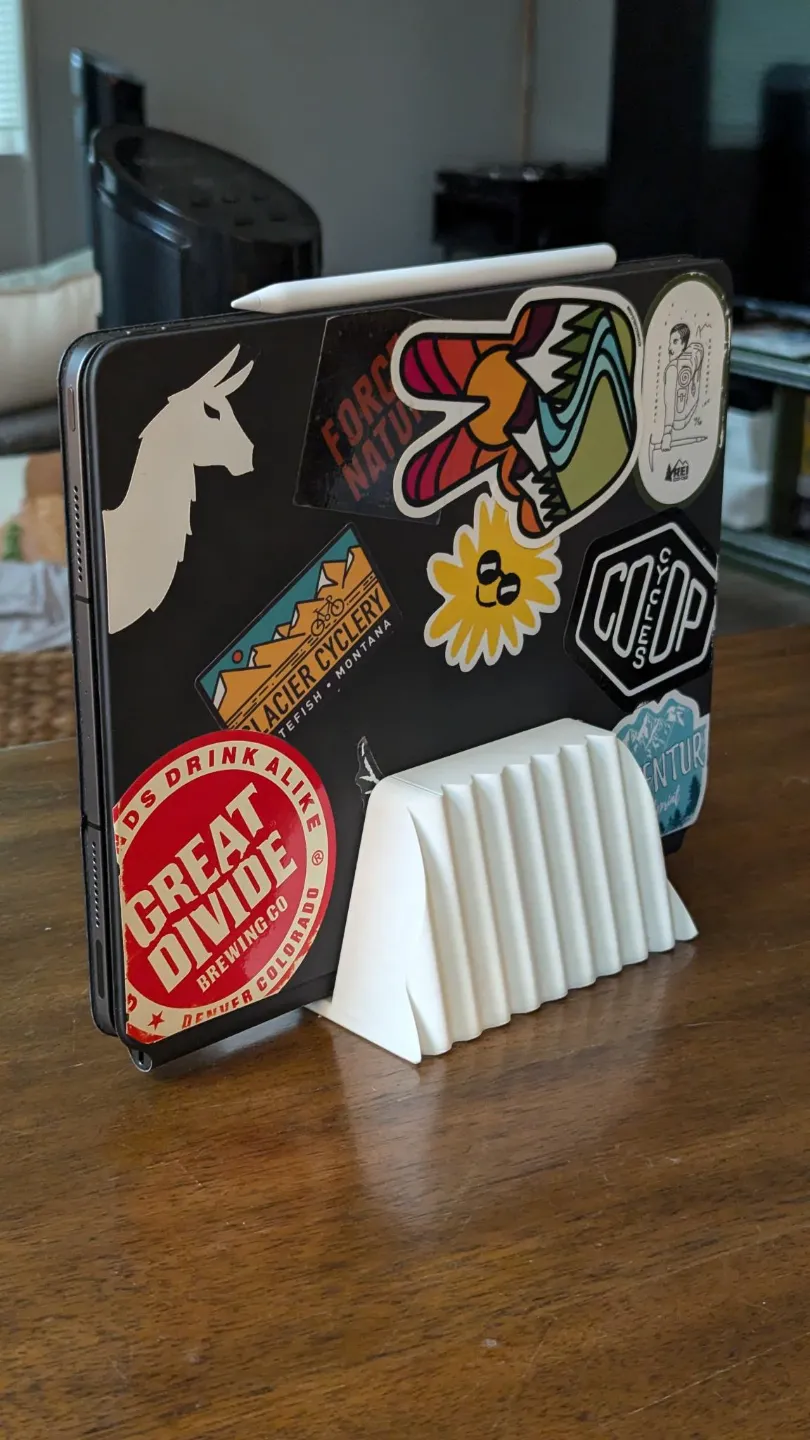 Wave iPad Pro with Magic Keyboard Vertical Stand by Carboncurse ...