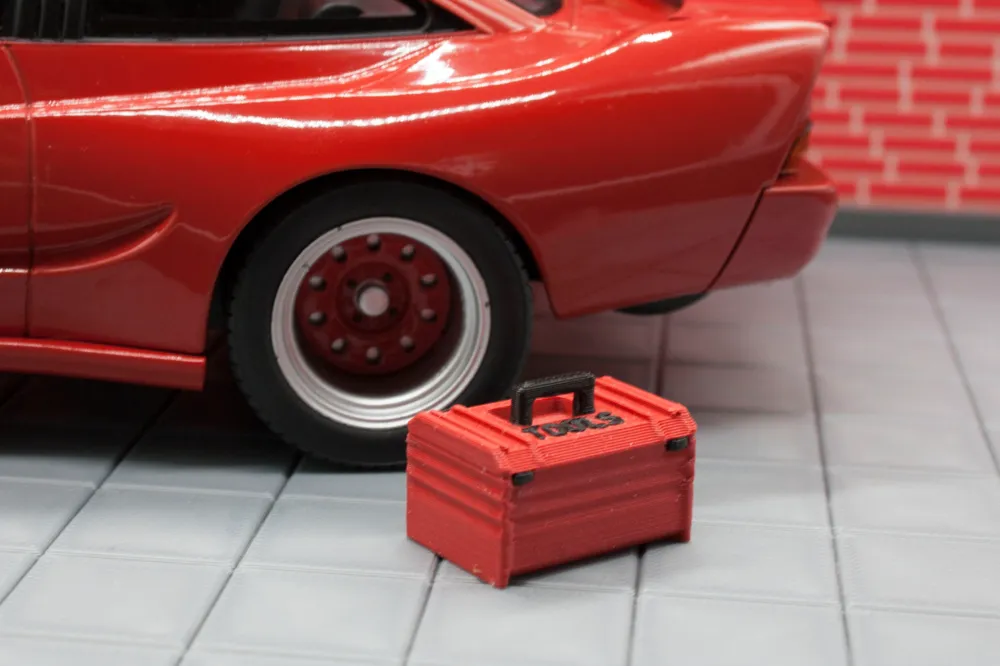 Miniature Toolbox for garage diorama, scale 1:18 by Wilhelmus ...