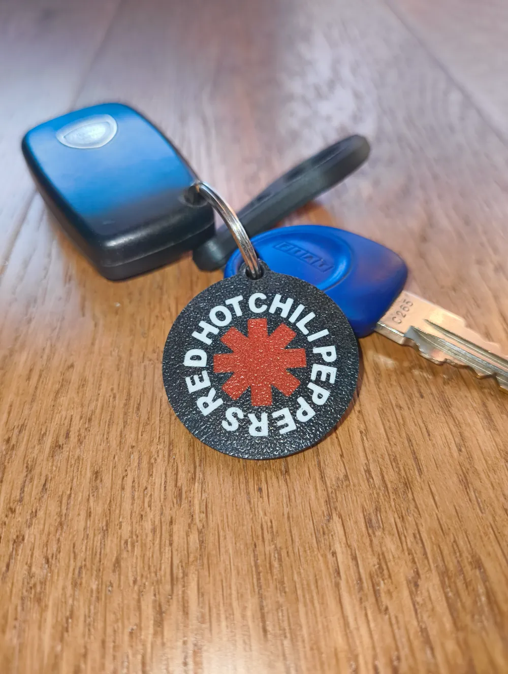 Red hot chili peppers keychain by YUME PROJECTS - MakerWorld