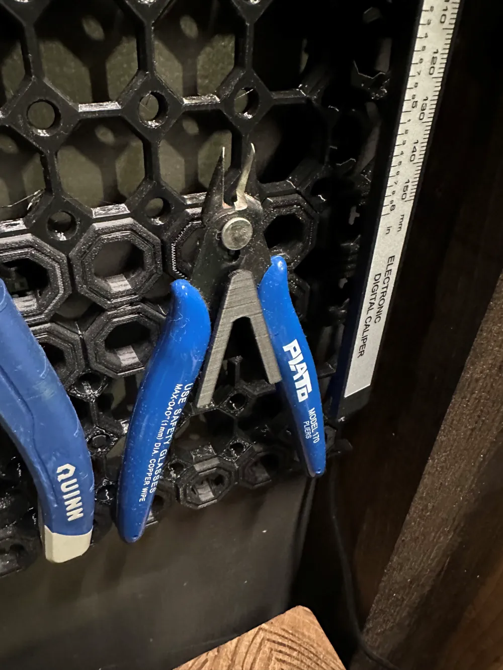 Multiboard PLA Plier Holder by GaudiumKB - MakerWorld