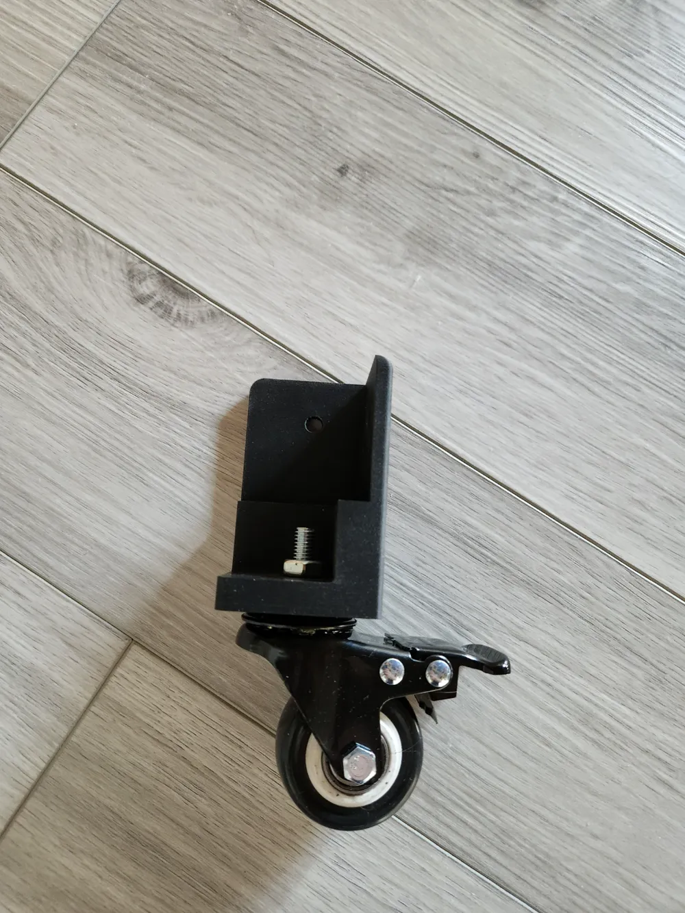One Bolt Swivel Caster Mount for Ikea Bror Shelf Remixed by luokks7982 ...