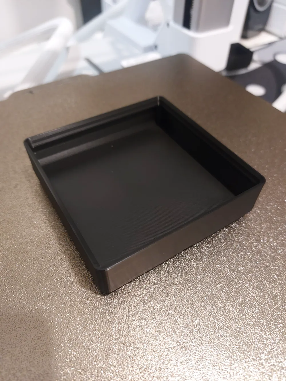 Gridfinity 2x2x3 basic tray bin with magnets by JanusAU - MakerWorld