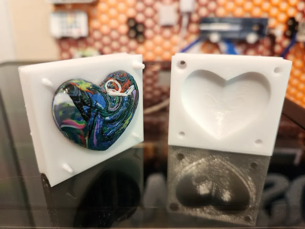 Heart-shaped mold for recycling PLA waste by Mitsu3D MakerWorld ...