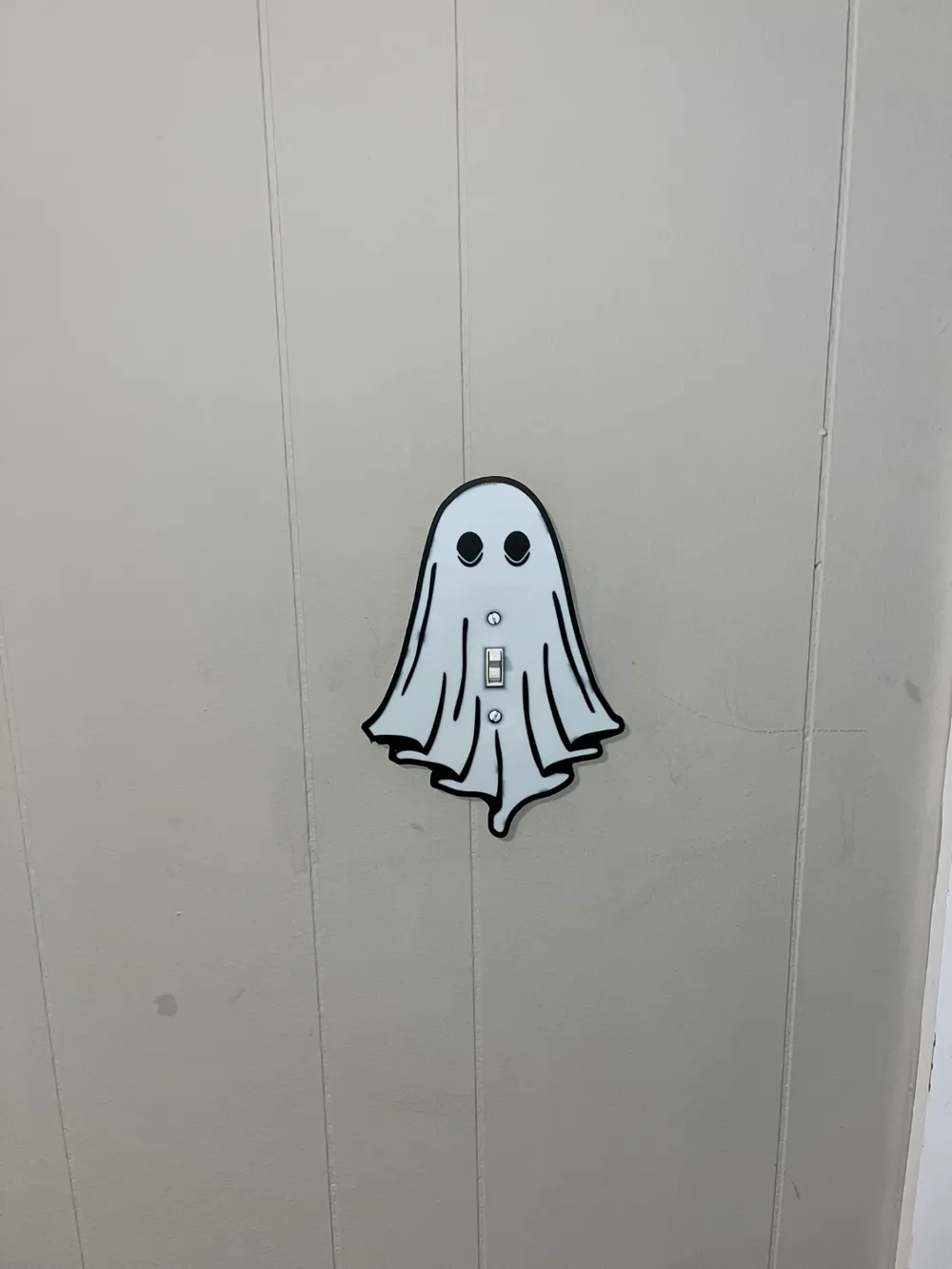 Ghost Outlet Cover by Brodil - MakerWorld