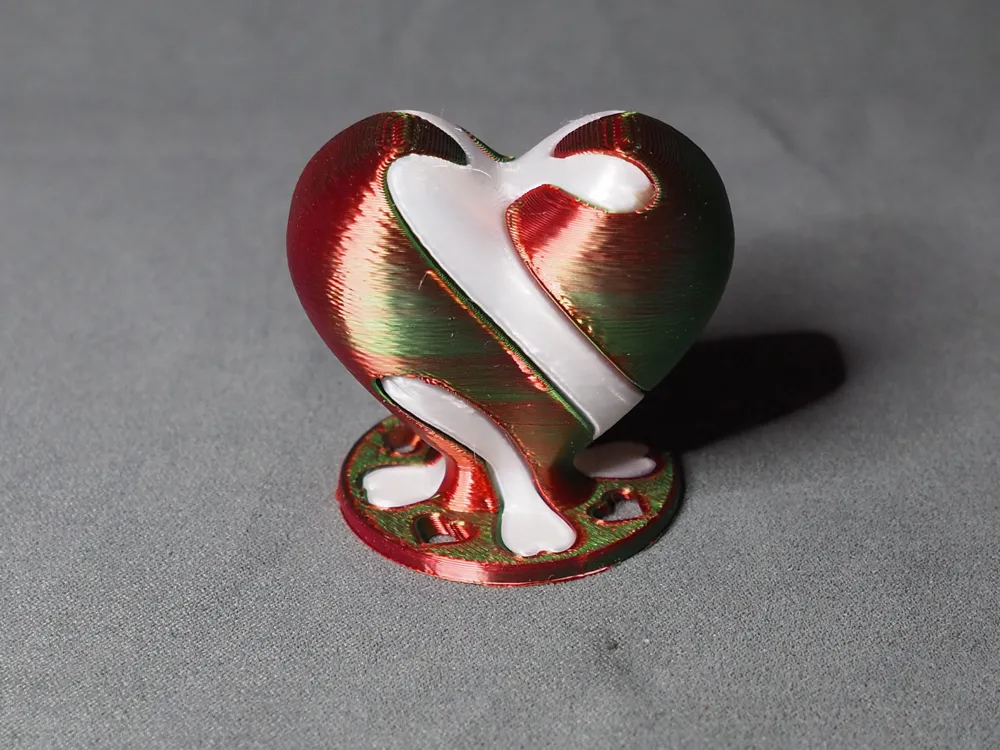 Small Heart Spiral vortex illusion fidget - v2.1 - Free 3D Print Model ...