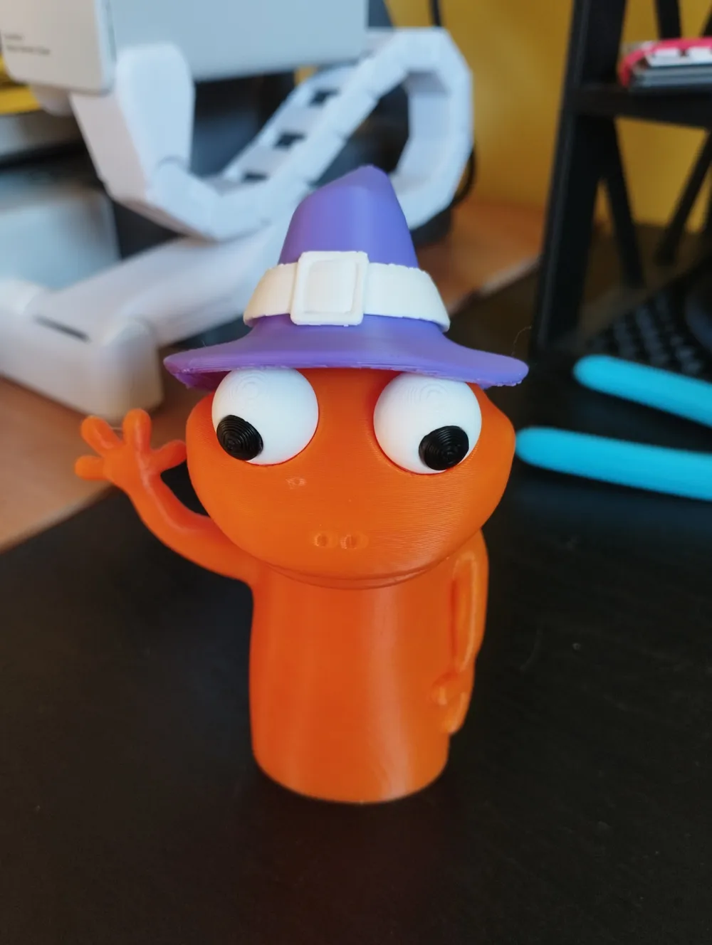 Lizard, lizard, lizard in a witch's hat (magnet) Remixed by ...