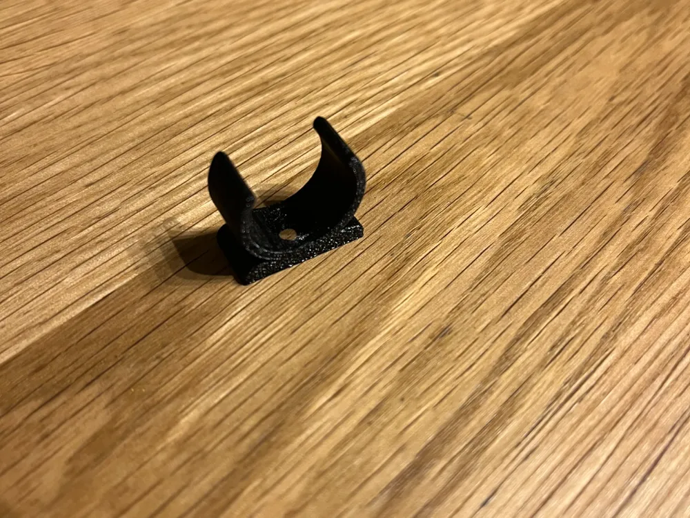 16 mm clip-on tube clamp - Free 3D Print Model - MakerWorld