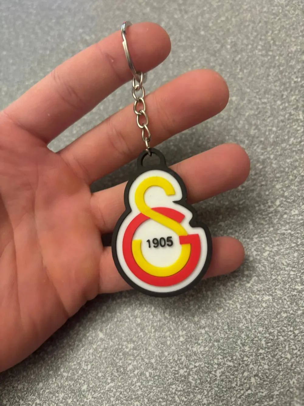 Galatasaray Keychain - Free 3D Print Model - MakerWorld