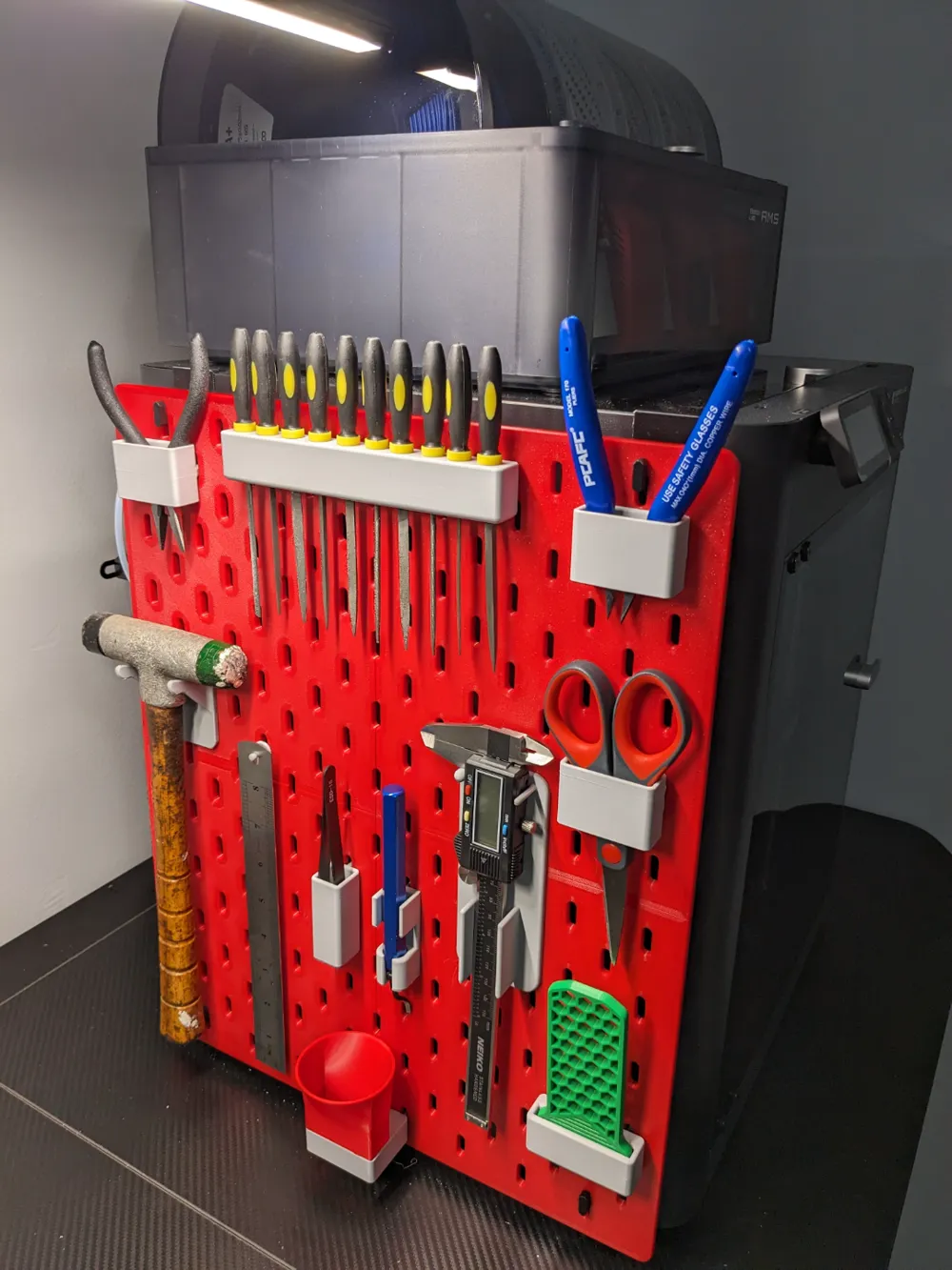 Scraper Holder for Ikea Skadis Pegboard by Jaeger MakerWorld: Download ...