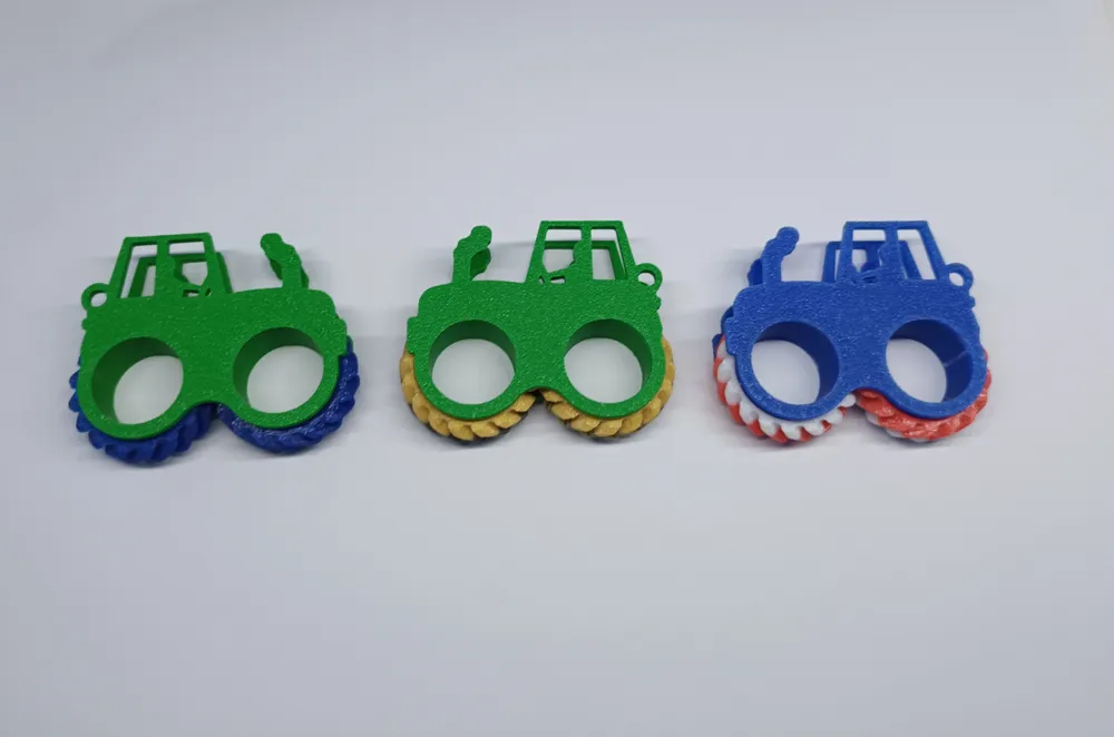 TRACTOR FIDGET SPINNER CLICK IN PLACE KEYRING by eyedoo3d MakerWorld ...