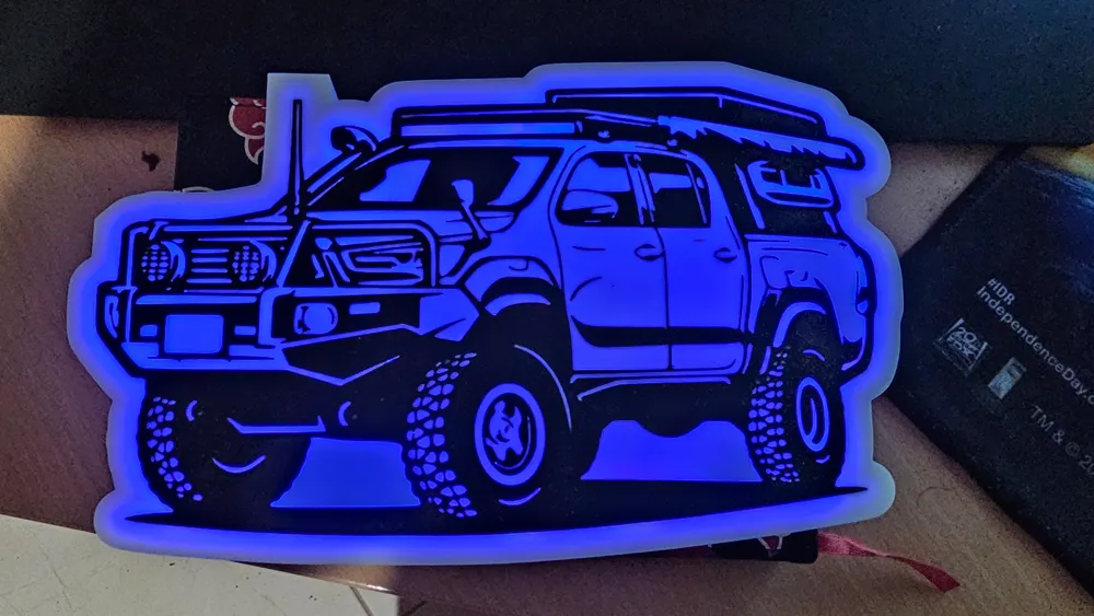 Toyota Hilux Lightbox by Benno - MakerWorld