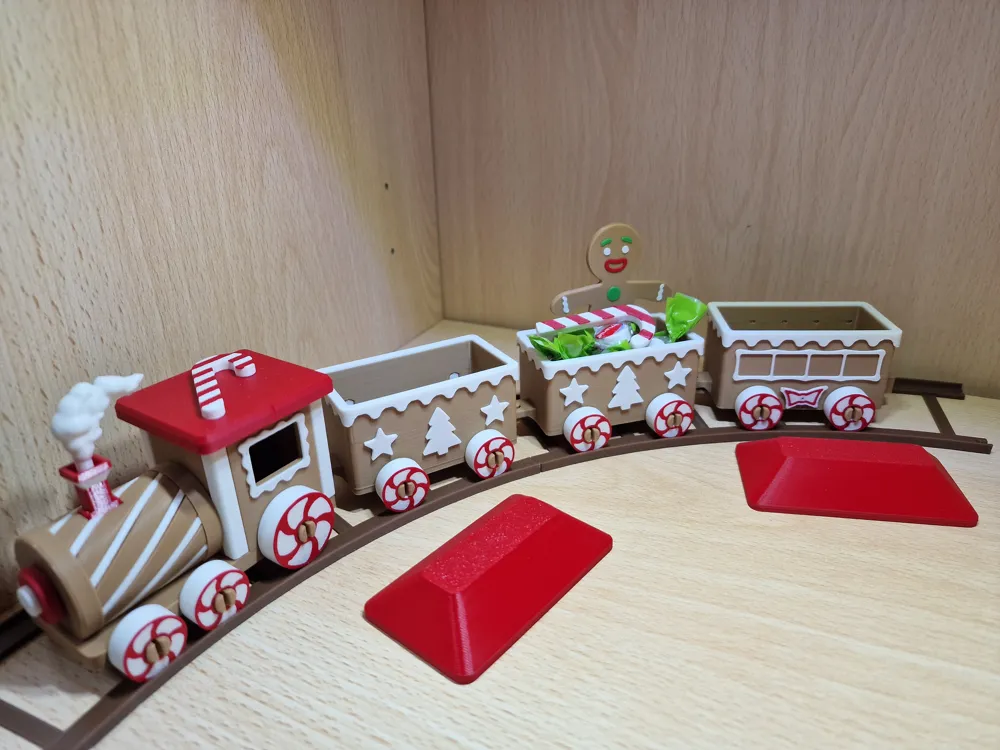 Gingerbread christmas train - Free 3D Print Model - MakerWorld