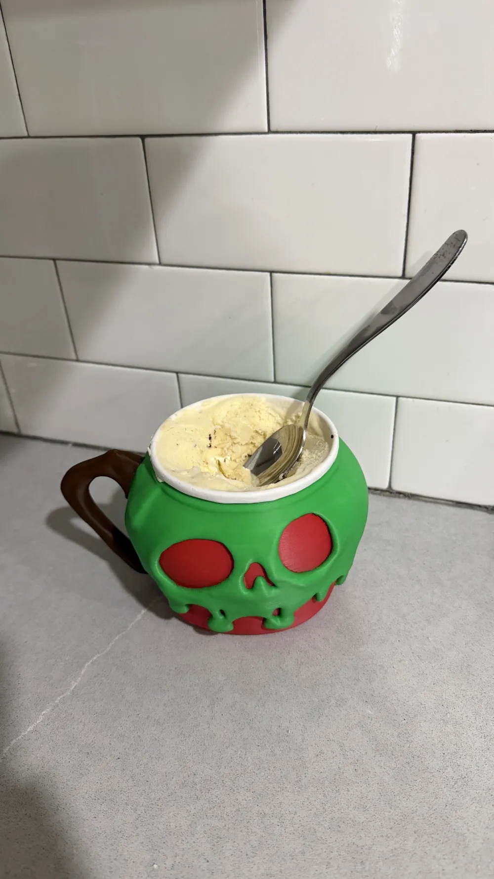 Pint Ice Cream Holder - Poison Apple - Free 3D Print Model - MakerWorld