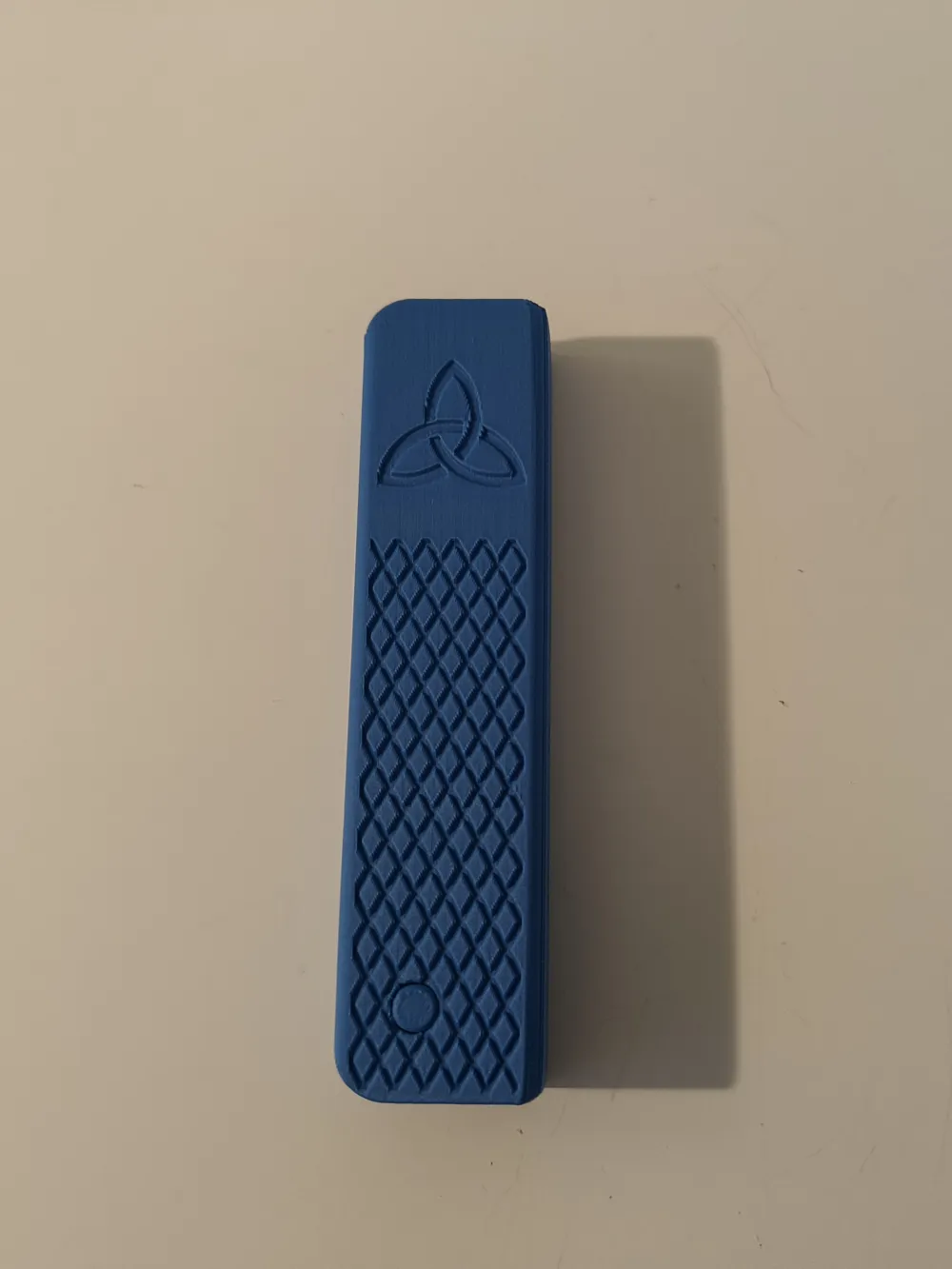 "Tri-Fold" gravity knife, utility knife - Free 3D Print Model - MakerWorld