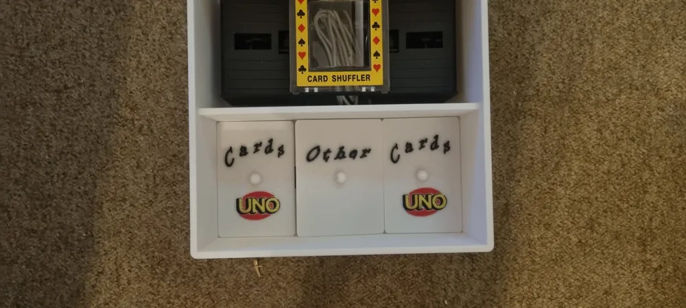 Boîte de cartes UNO avec compartiment pour mélangeur de cartes - Modèle ...