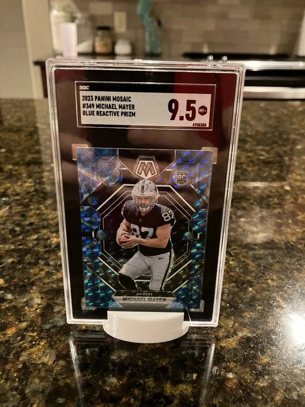 Versatile Trading Card Stand by enterstandman - MakerWorld