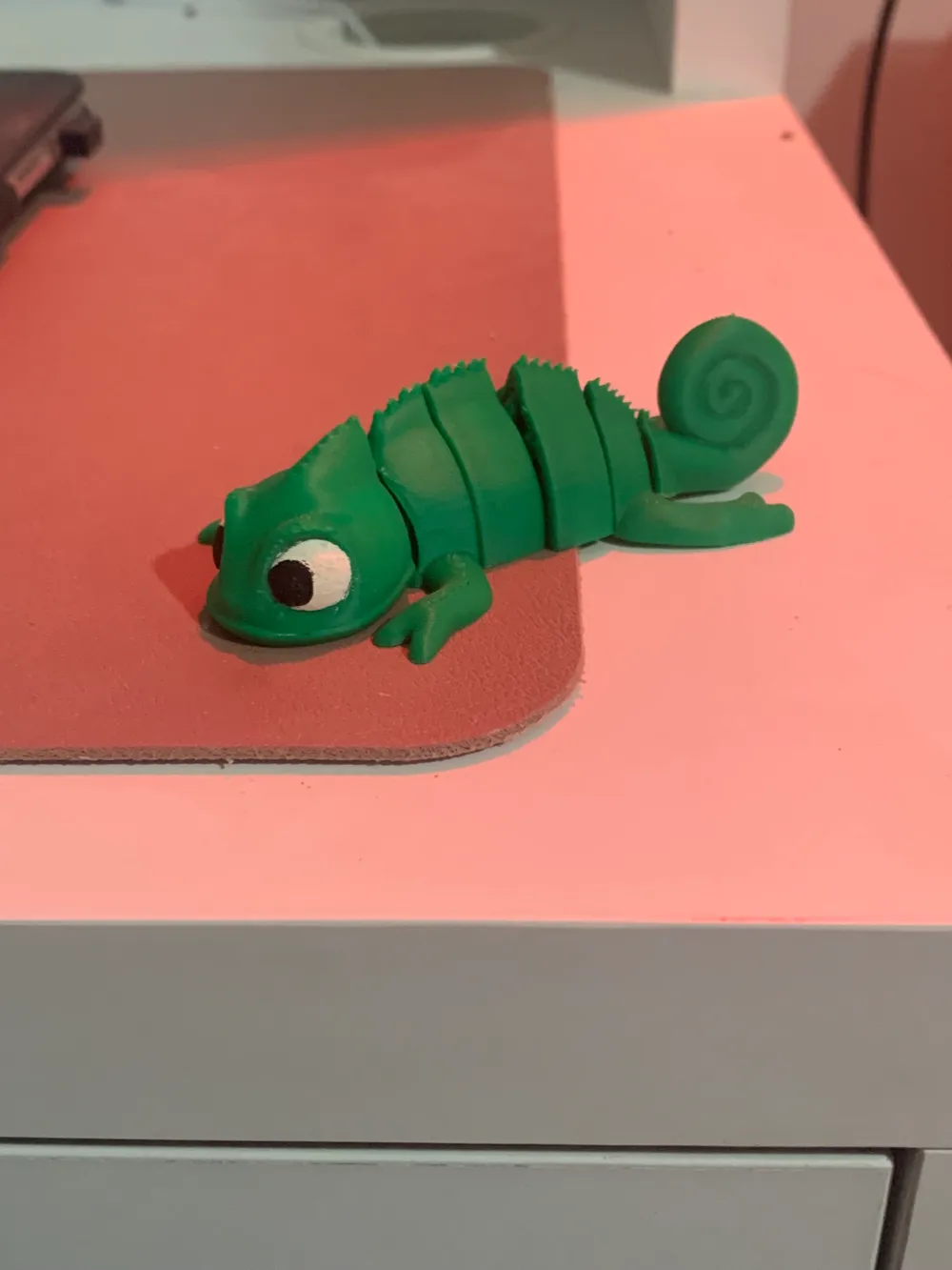 Articulated Chameleon Free 3d Print Model Makerworld