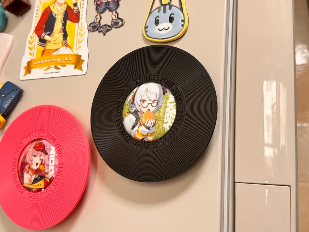 ZZZ Vinyl Record Style Badge Magnetic Display Case by Akerueh7 ...